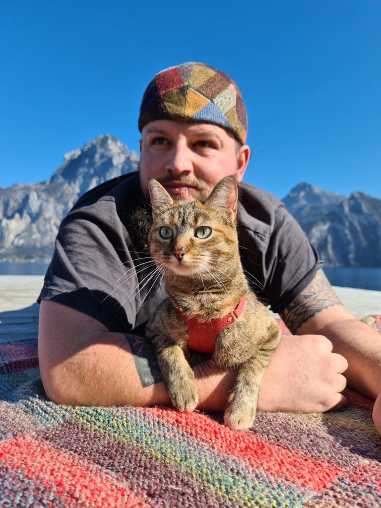 About Dean and Nala - 1bike1world